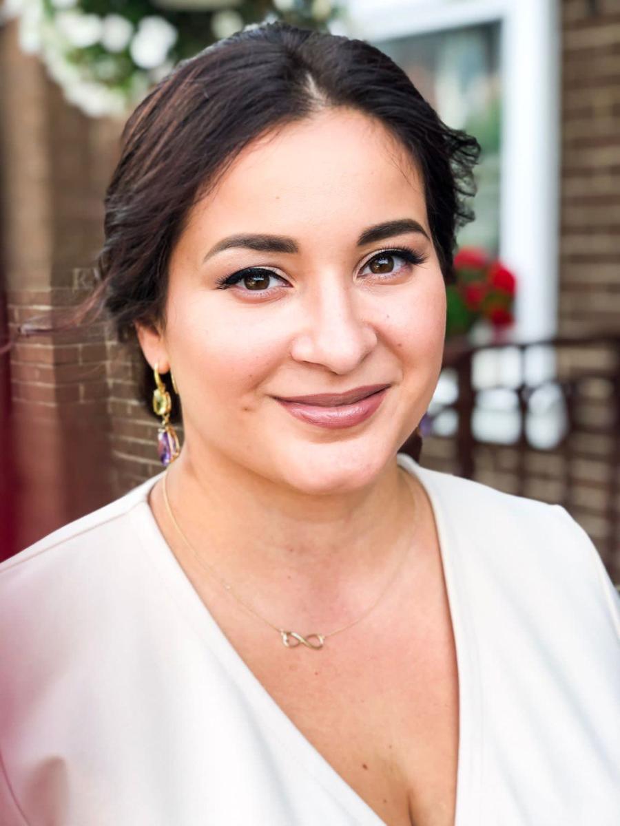 «Отношения — это не работа»: психолог Вика Дмитриева о любви после 50 и ...