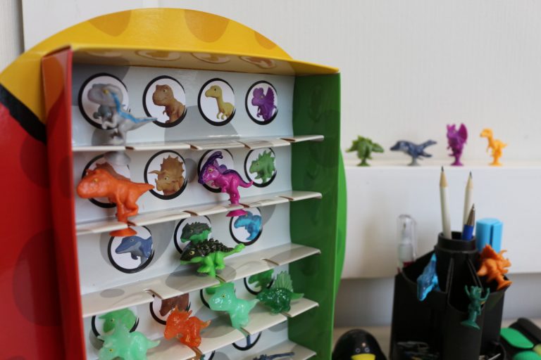 «Пятёрочка» запустила новую акцию с миниатюрными динозаврами и игрой в ...