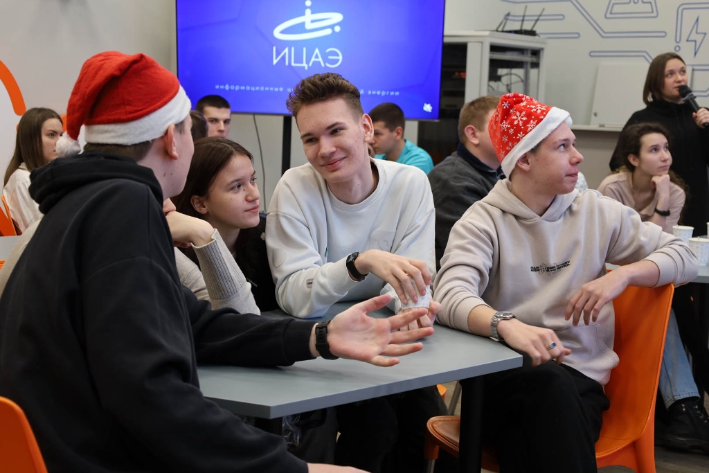 «Как не разрядиться на сцене»: в ИЦАЭ Смоленска состоялся телемост с ...